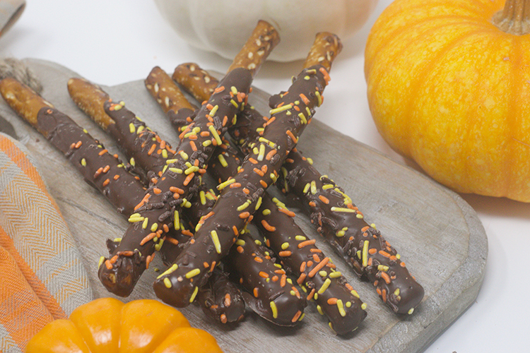 Fall Chocolate Pretzels - Gather Lemons